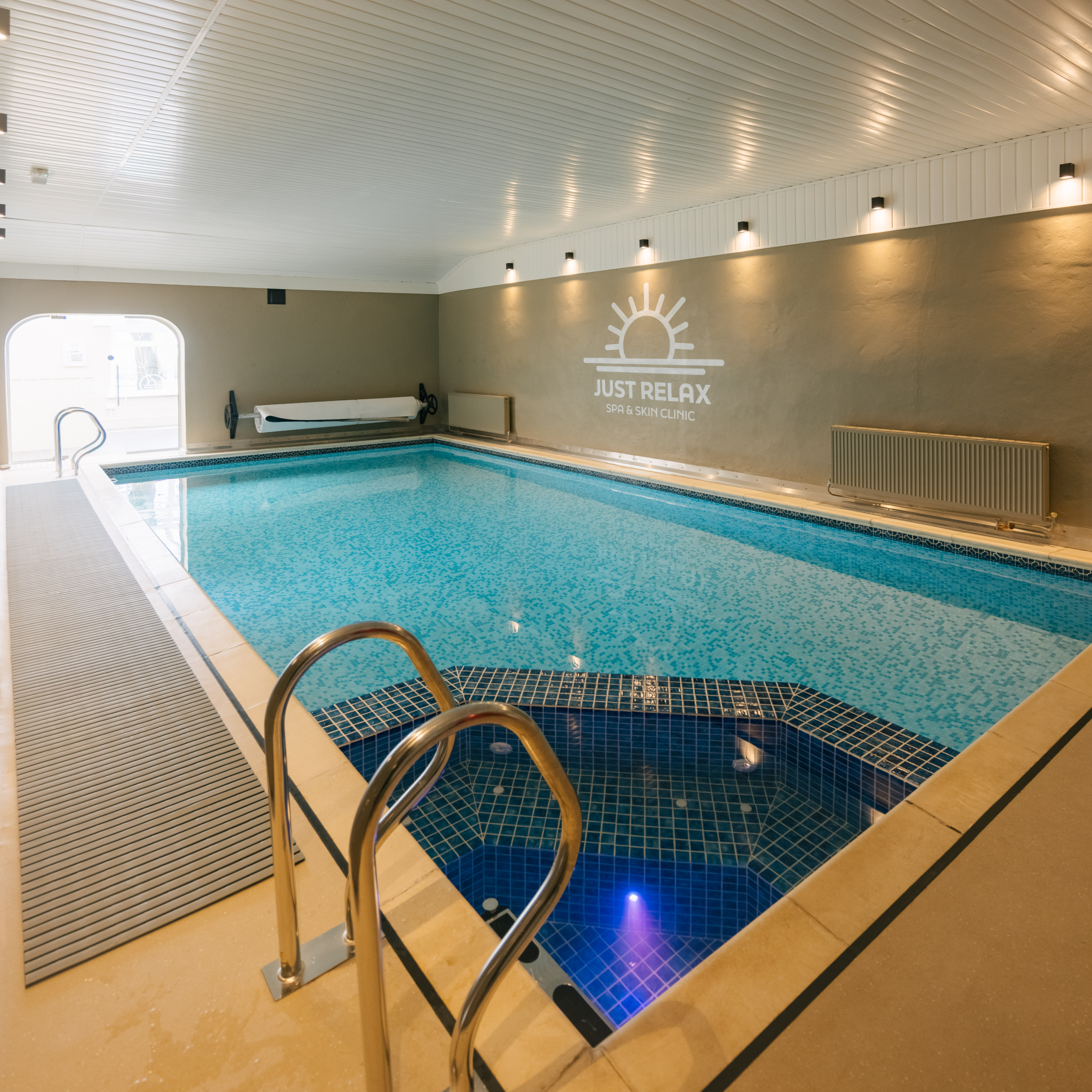 Facilities & Mini Spa’s | Just Stay - High Hill Farm
